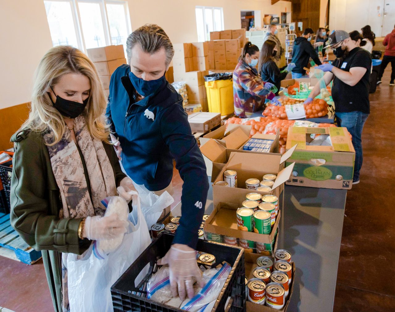 Governor Newsom, First Partner Join Sacramento Food Bank Volunteers To ...