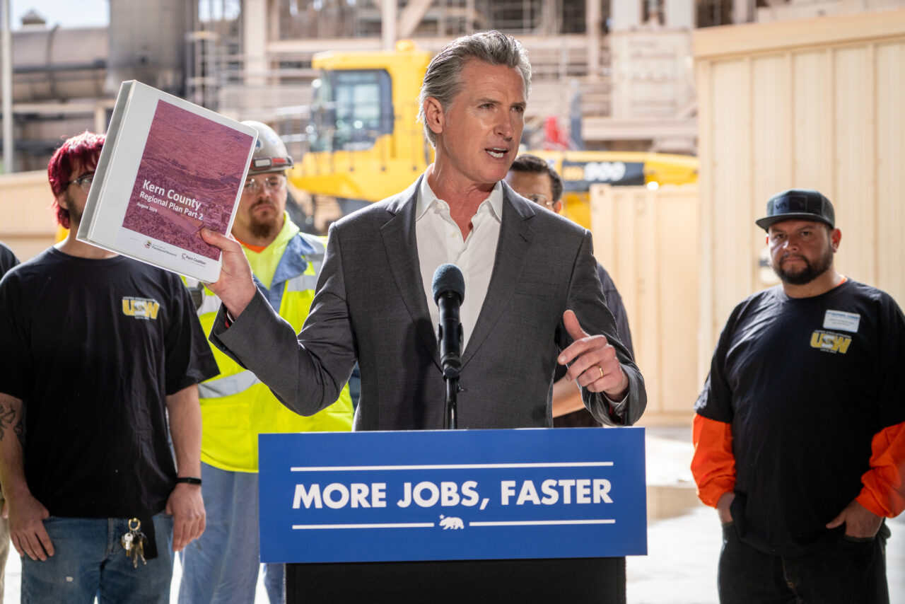 Governor Newsom continues ‘California Jobs First’ tour at low-emissions ...